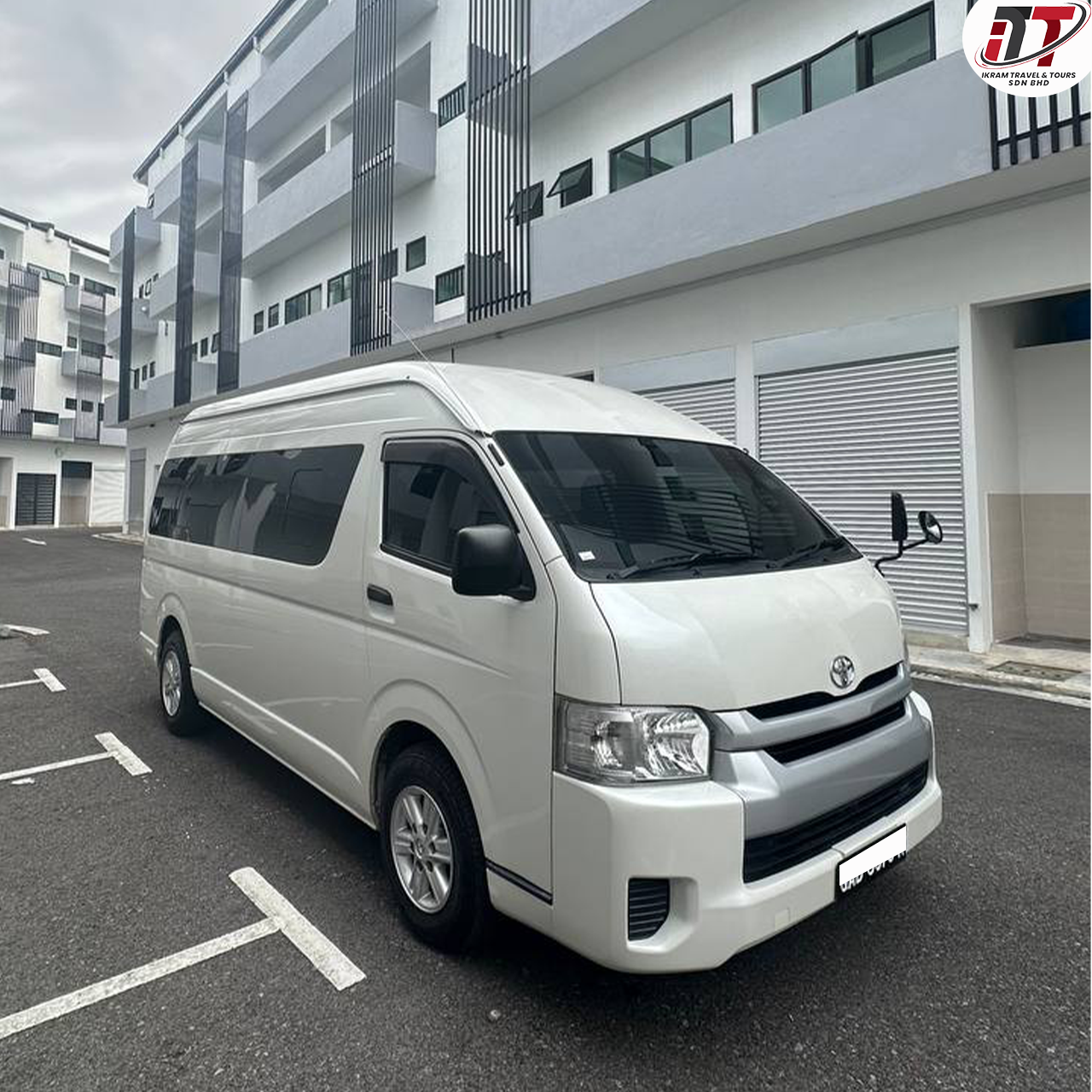 Toyota Hiace 14 Seater (A) - Ikramtransports