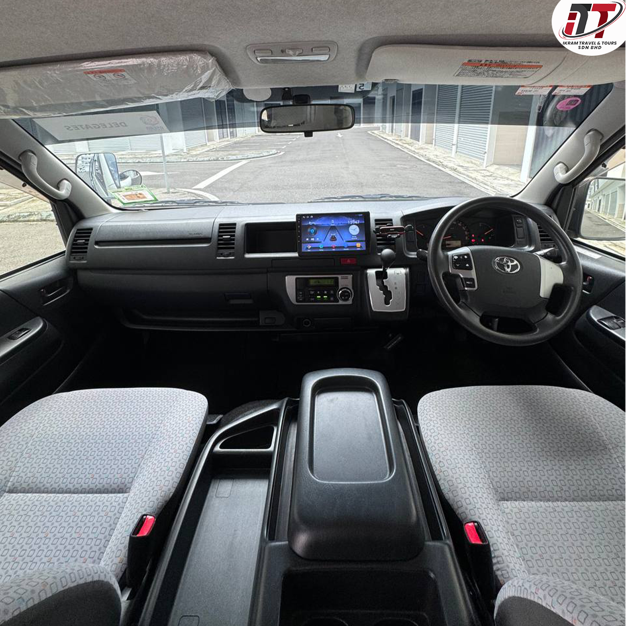 Toyota Hiace 14 Seater (A) - Ikramtransports